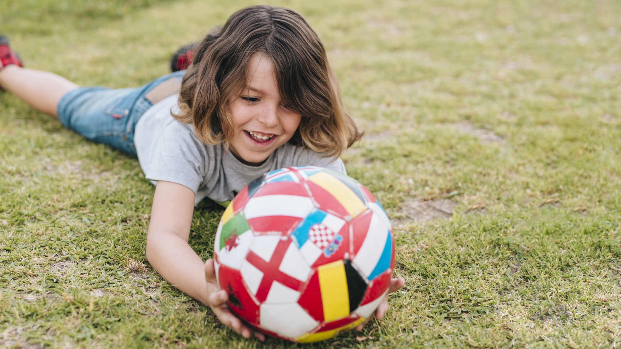 Kinderspiel: Esel in der Mitte - Spielespaß für Drei